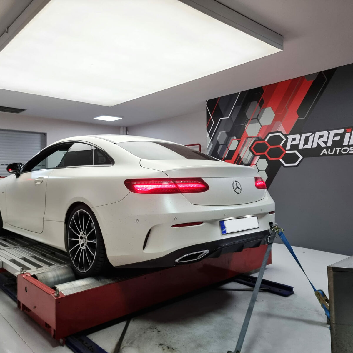 Mercedes-Benz E220D (W213 coupe) - PORFIRIS AUTOSPORT