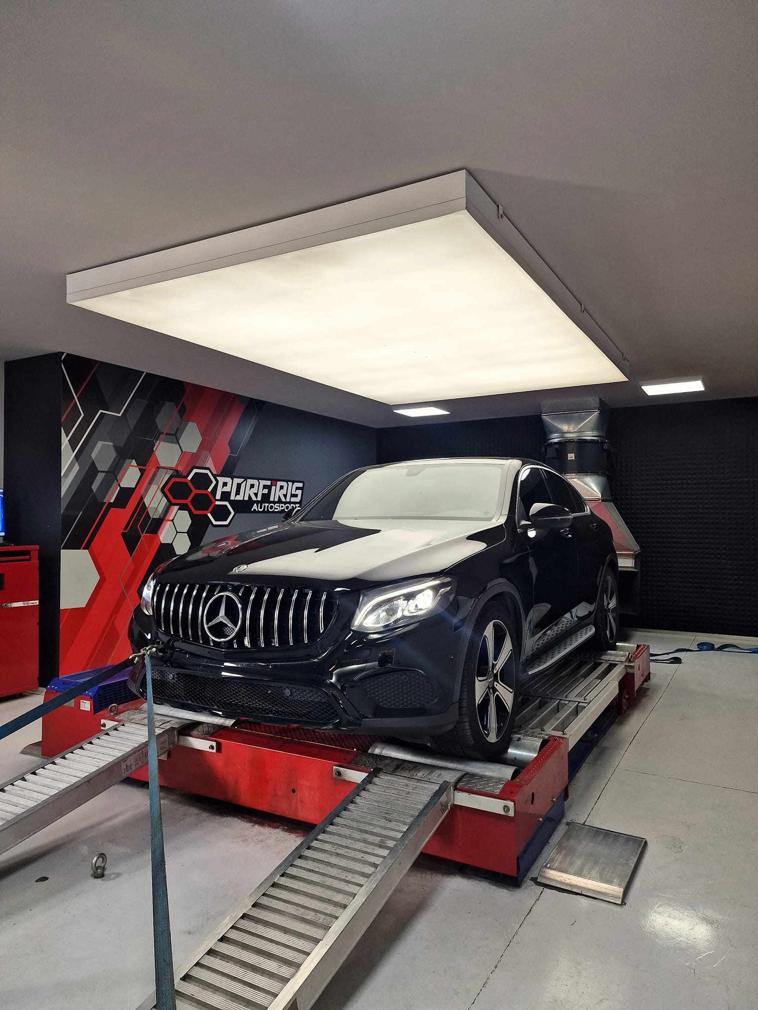 𝐌𝐞𝐫𝐜𝐞𝐝𝐞𝐬-𝐁𝐞𝐧𝐳 𝐆𝐋𝐂𝟐𝟓𝟎 (2.0T) - PORFIRIS